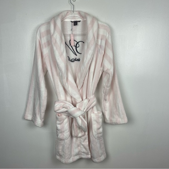 Victoria's Secret | Intimates & Sleepwear | Victorias Secret Plush Pink ...